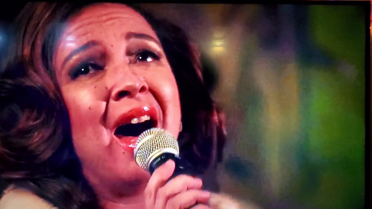 🎄 Maya Rudolph - YouTube