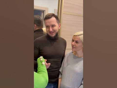 They seem to be pretending not to know each other...😱 - YouTube