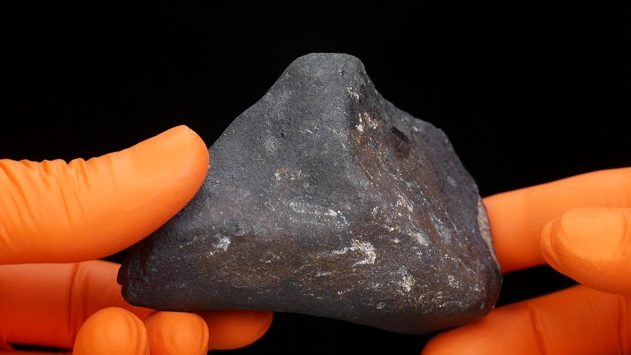 Meteorite GHADAMIS from Libya 300g - YouTube