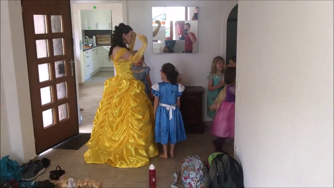 I got invited to be a Princess at a birthday party!! - YouTube