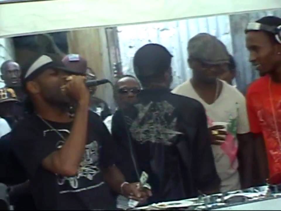 eyesus performing in jamaica - fire links sound - YouTube