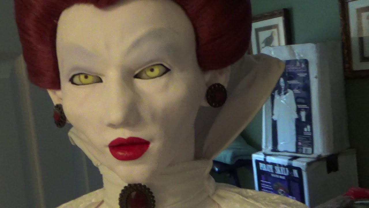 Gemmy Life Size Midnight Countess - YouTube