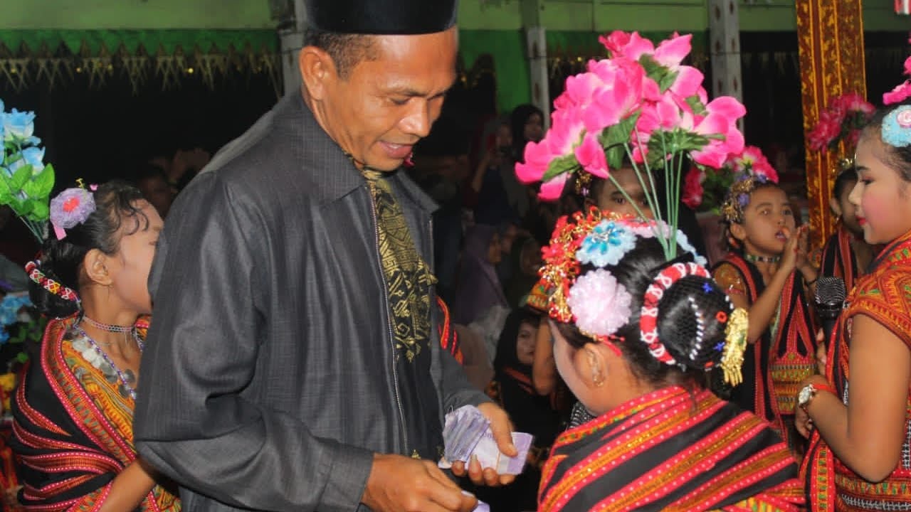 Tari Bines Mawar Muda1 Sengkualan Serbe Jadi - YouTube