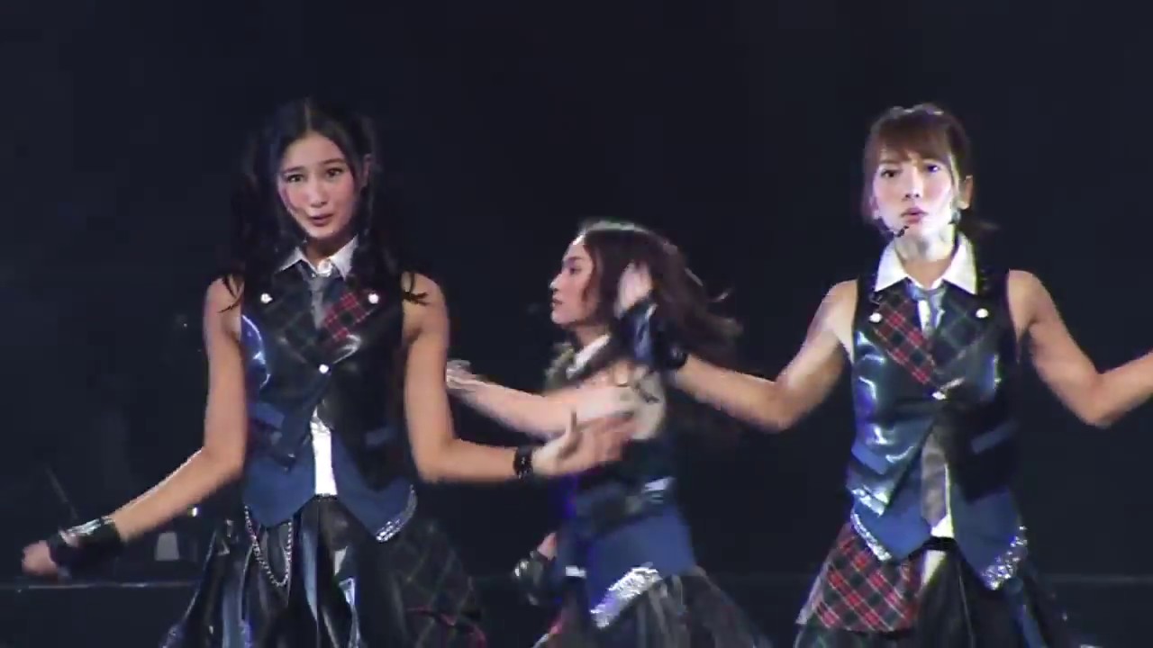 JKT48 RIVER - YouTube