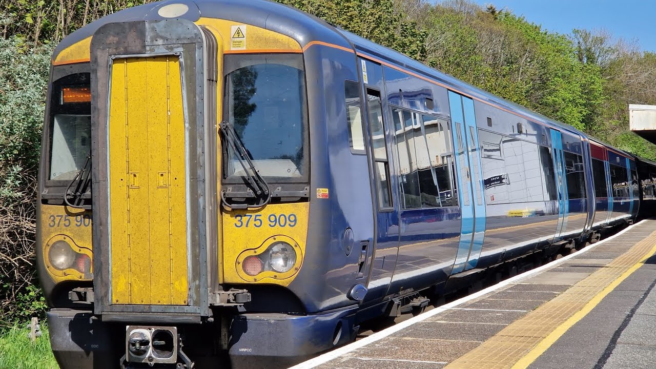 Class 375/9 Eletrostar Review!! - YouTube