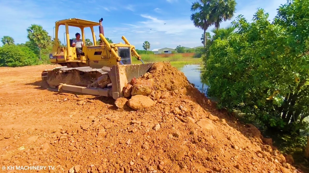 Incredible Project Landfill With Komatsu D61P Dozer Pushing Spreading ...