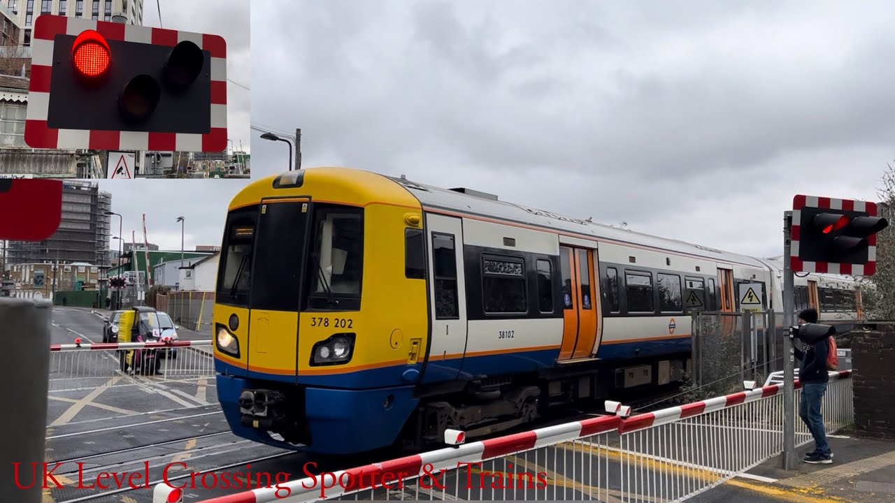 Bollo Lane (Richmond Line) Level Crossing, Greater London - YouTube