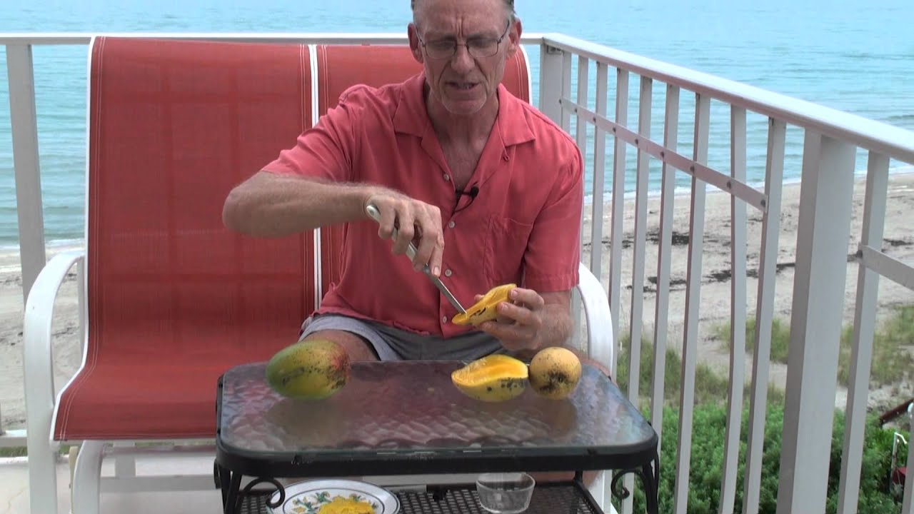 How to Eat a Mango - YouTube