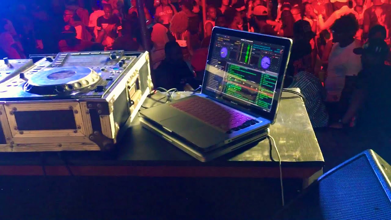 Dj Trix Danger na camuxiba em festa - YouTube