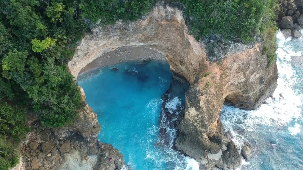 Grotte de l’Anse Castalia / Guadeloupe - YouTube