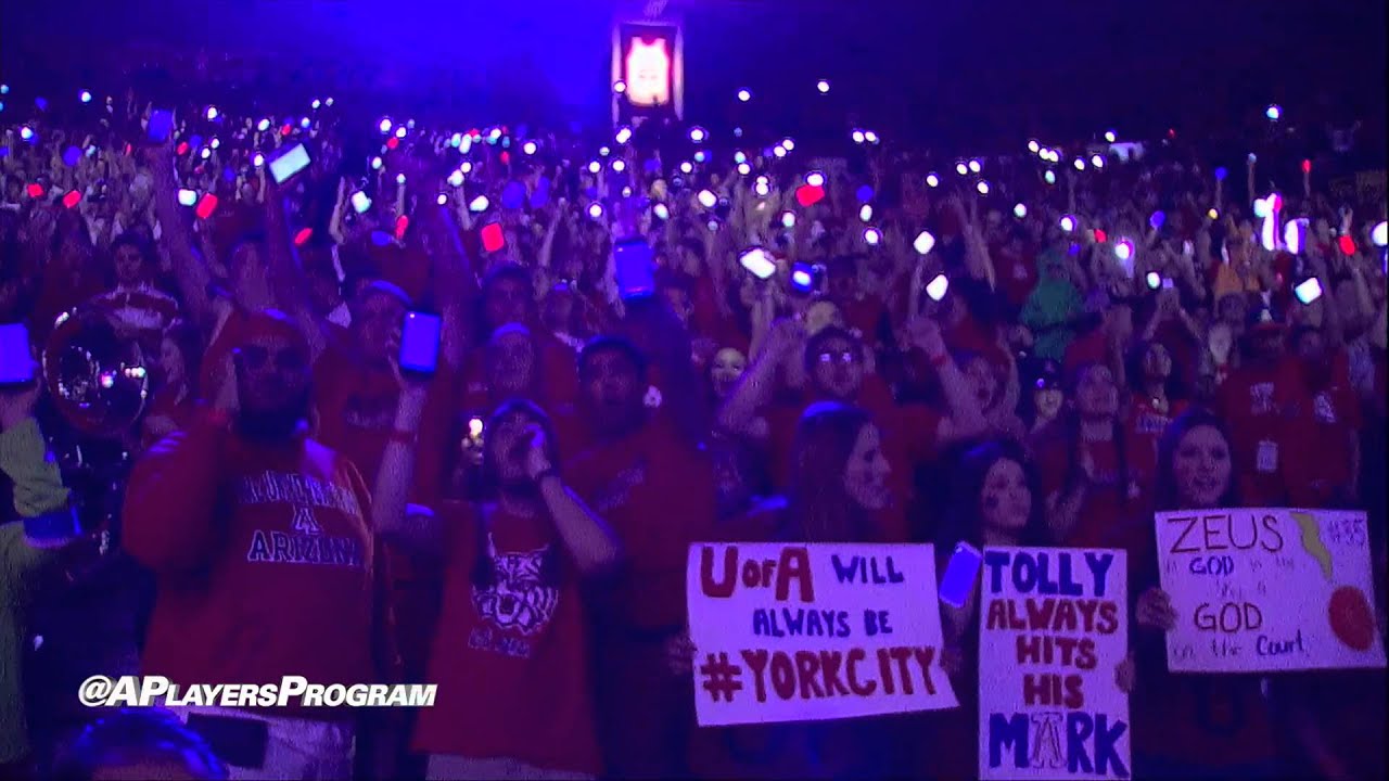 ZonaZoo Cell Phone Light Show During Arizona Intro Video - YouTube