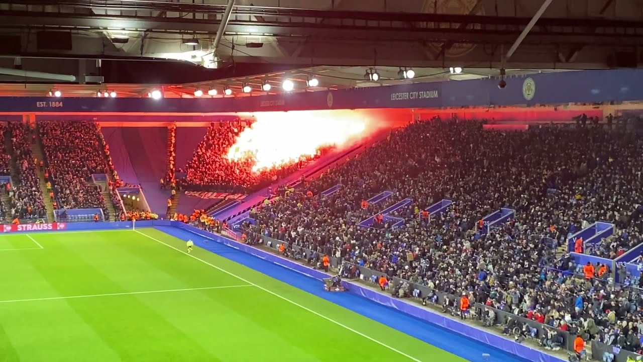 Pyro-Show by Legia Warsaw ultras in Leicester! - YouTube