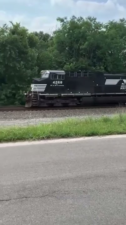 NS 4268 Leading With a K5HL On Jul 4 2024 - YouTube