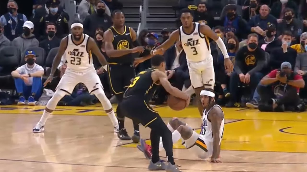 Warriors Bench Lost It After This Jordan Poole Play! - YouTube