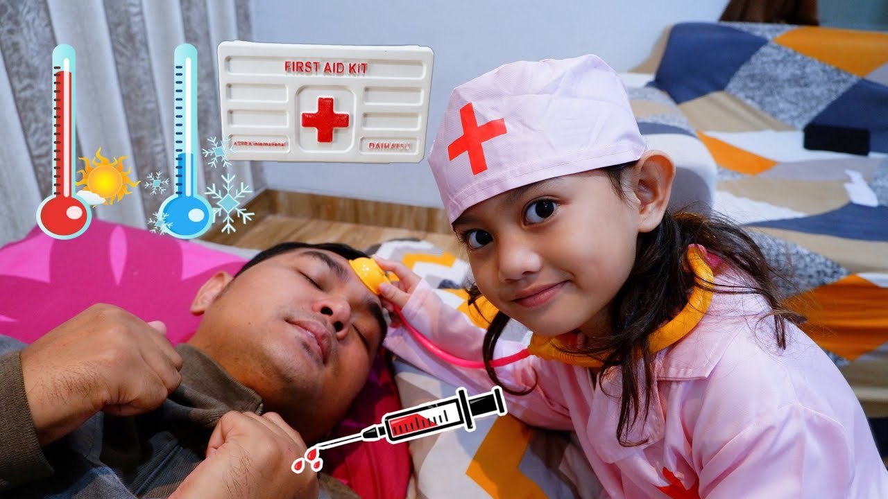 PAPA SAKIT PANAS ! Karena Kehujanan Parodi Main dokter dokteran | Salsa ...