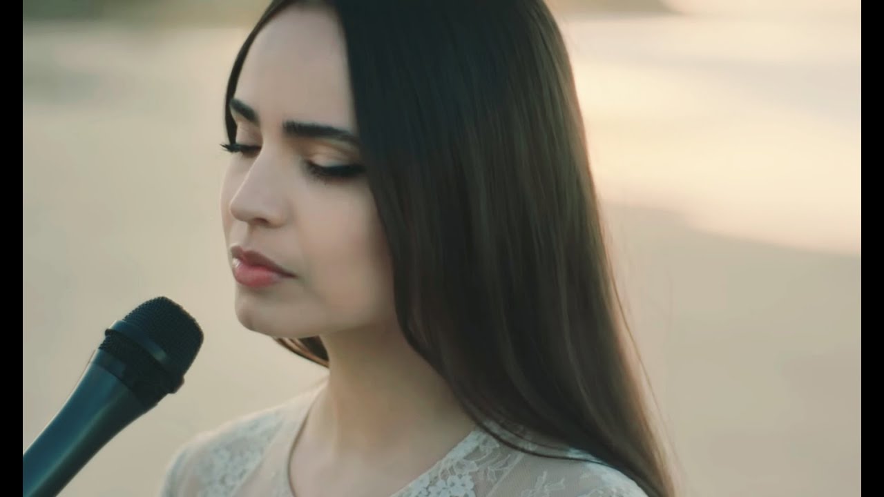 Sofia Carson- Playin the Piano while singin (very talented & lovin the ...