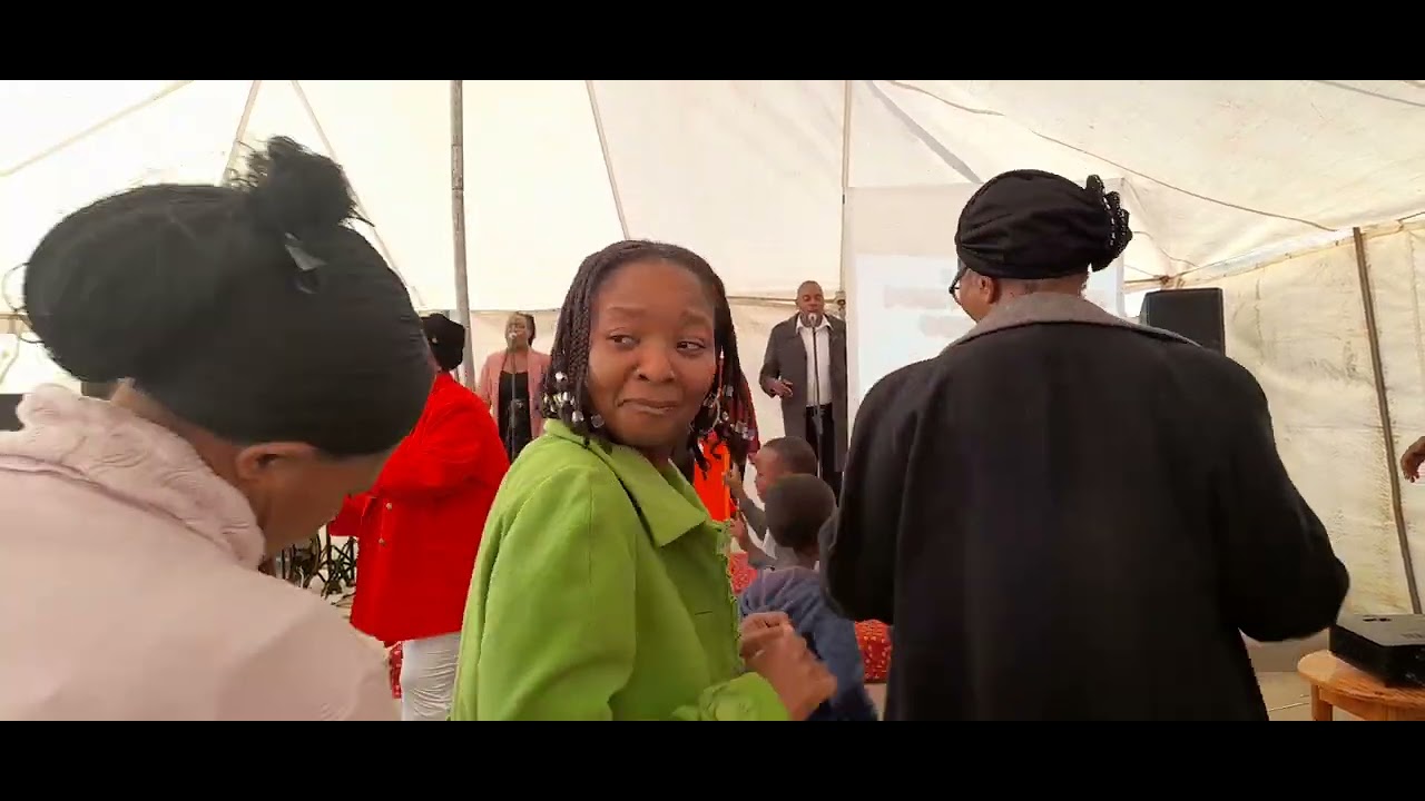 ANGENTA NOMA YINI // VAC PRAISE TEAM - YouTube