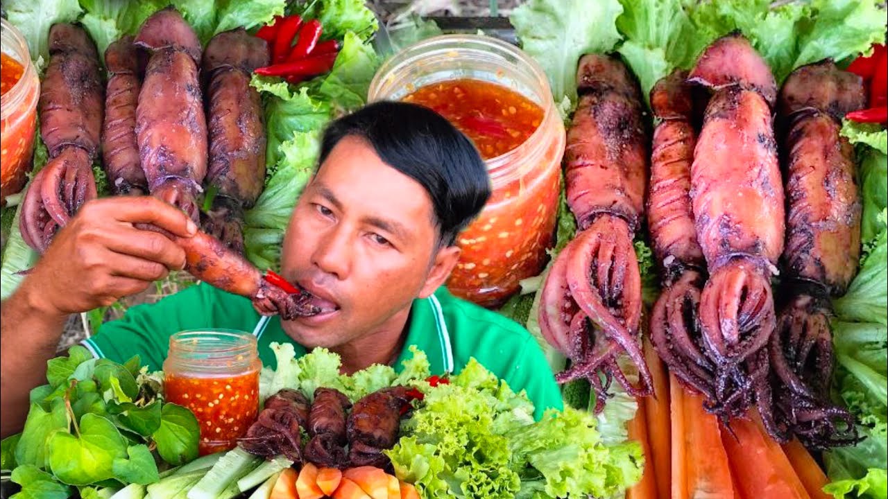 Wow!!! Yummy Eating squid Roast and Vegetables ,chili sauce recipe ...