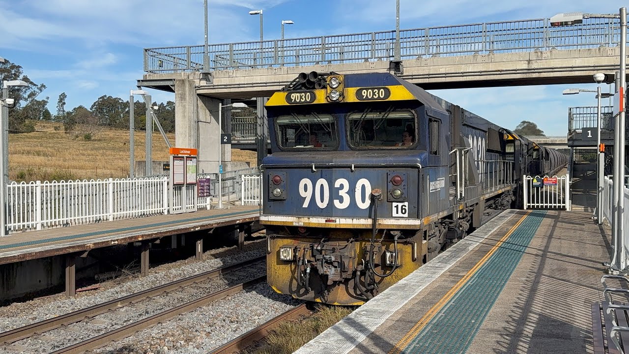 Pacific National’s 9030, 9008 & 9032 at Lochinvar - 17/7/25 - YouTube