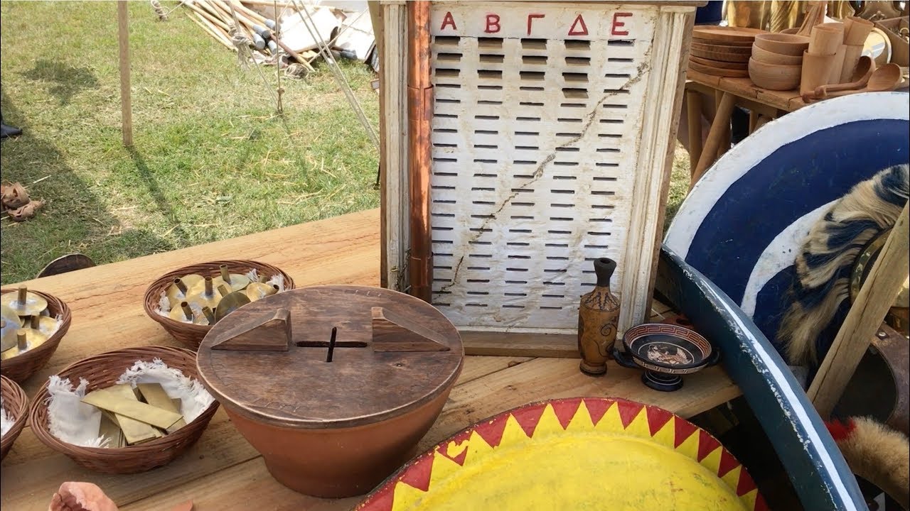 Ep. 4 - LA LEÇON DE DEMOCRATIE [DOMUS CAESARIS #16.4] - YouTube