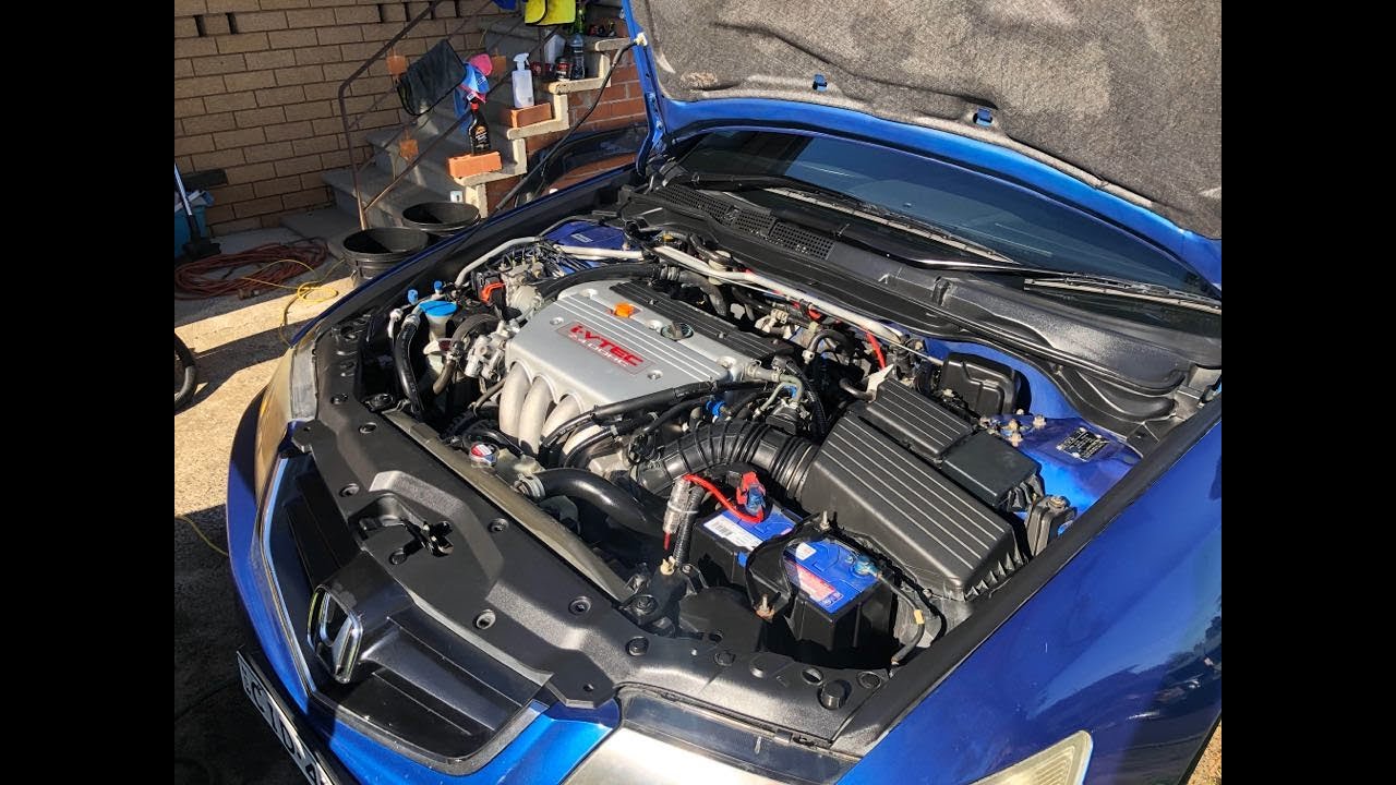 Detailing my Honda accord euro engine bay - YouTube