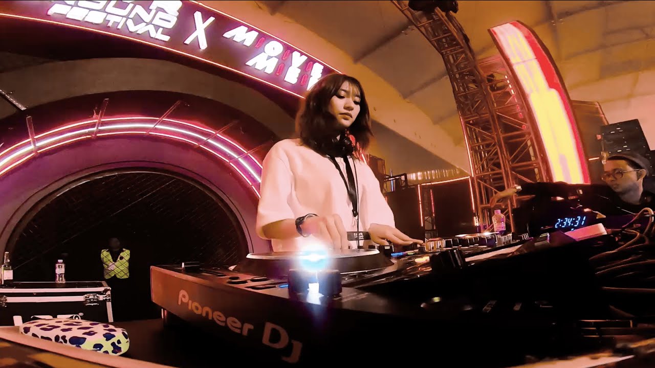 Didi Han DJ Live Set at #SGF19xMovement - YouTube