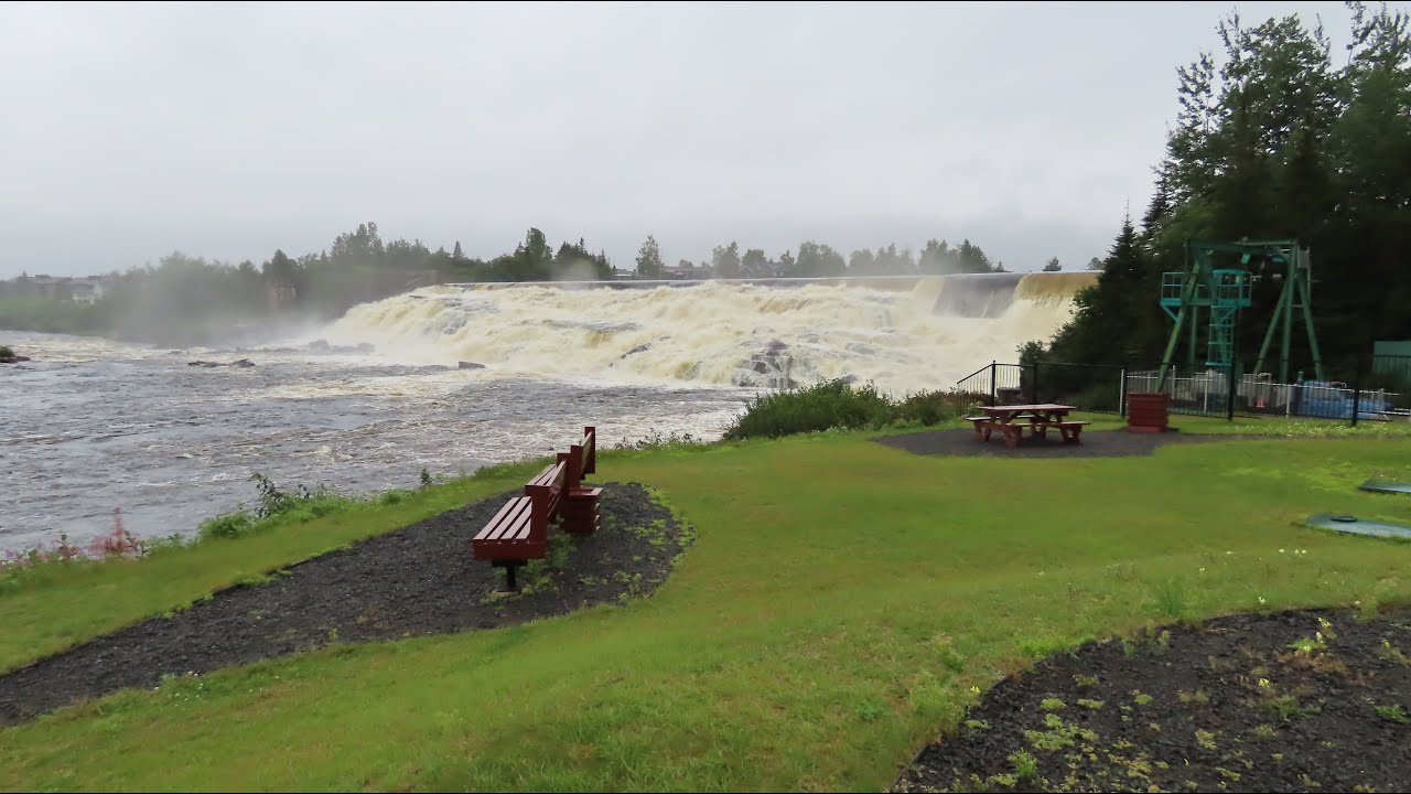 PORT-CARTIER - PARC DE LA RIVIÈRE AUX ROCHERS - YouTube