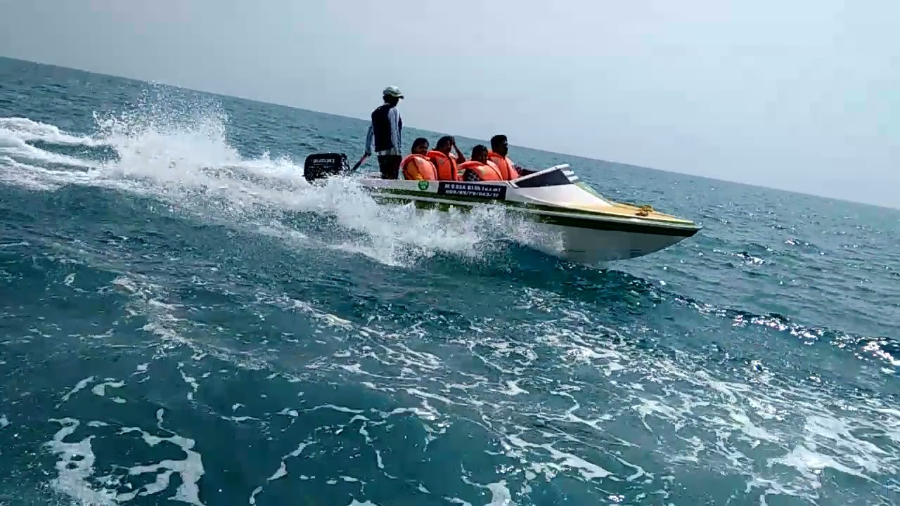 Speed Boat Safari In Kovalam, Kerala | Places to visit in Trivandrum ...