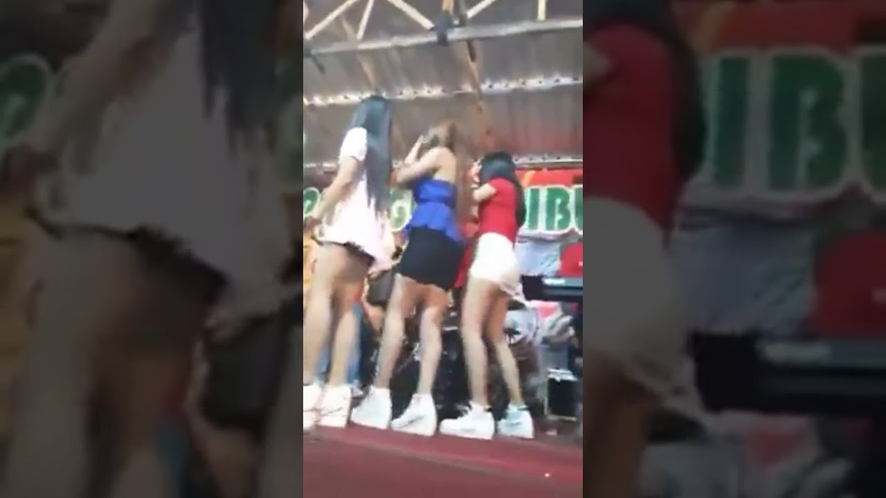 Biduan sedang goyang hot dengan CD putih transparan 😱 - YouTube