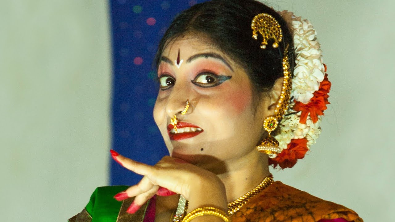 Ananda Dhara#Rabindra Nritya-Sunrita Basu. - YouTube