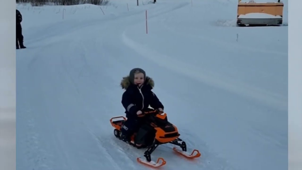 Ride on SkeeRide 200 - YouTube