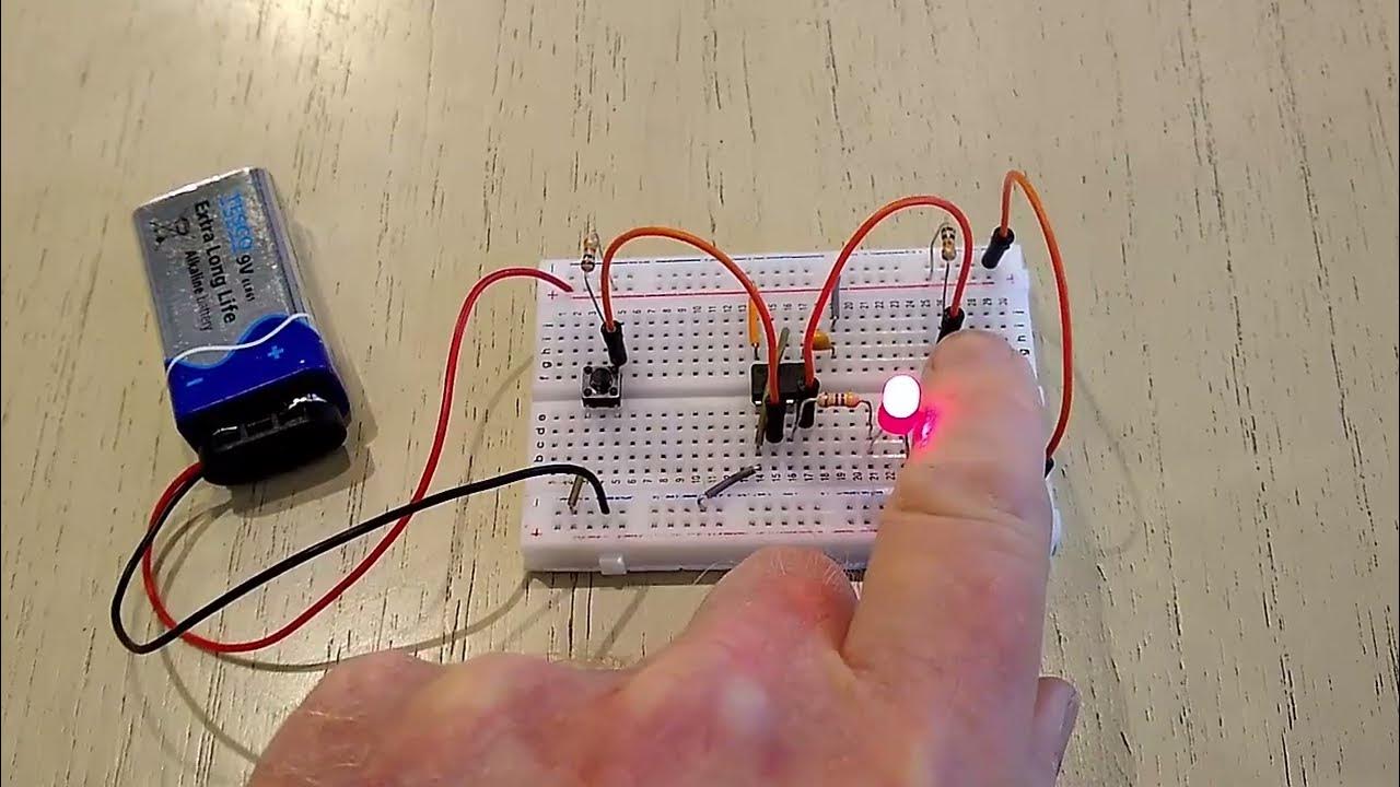 555 Timer Bistable (Flip-Flop) Breadboard Circuit - YouTube