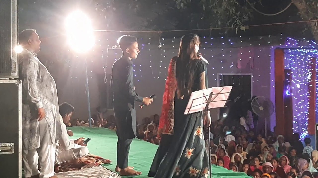 Master Mohan Baby Pooja - Aaja Maa Do Gharhian Live - YouTube