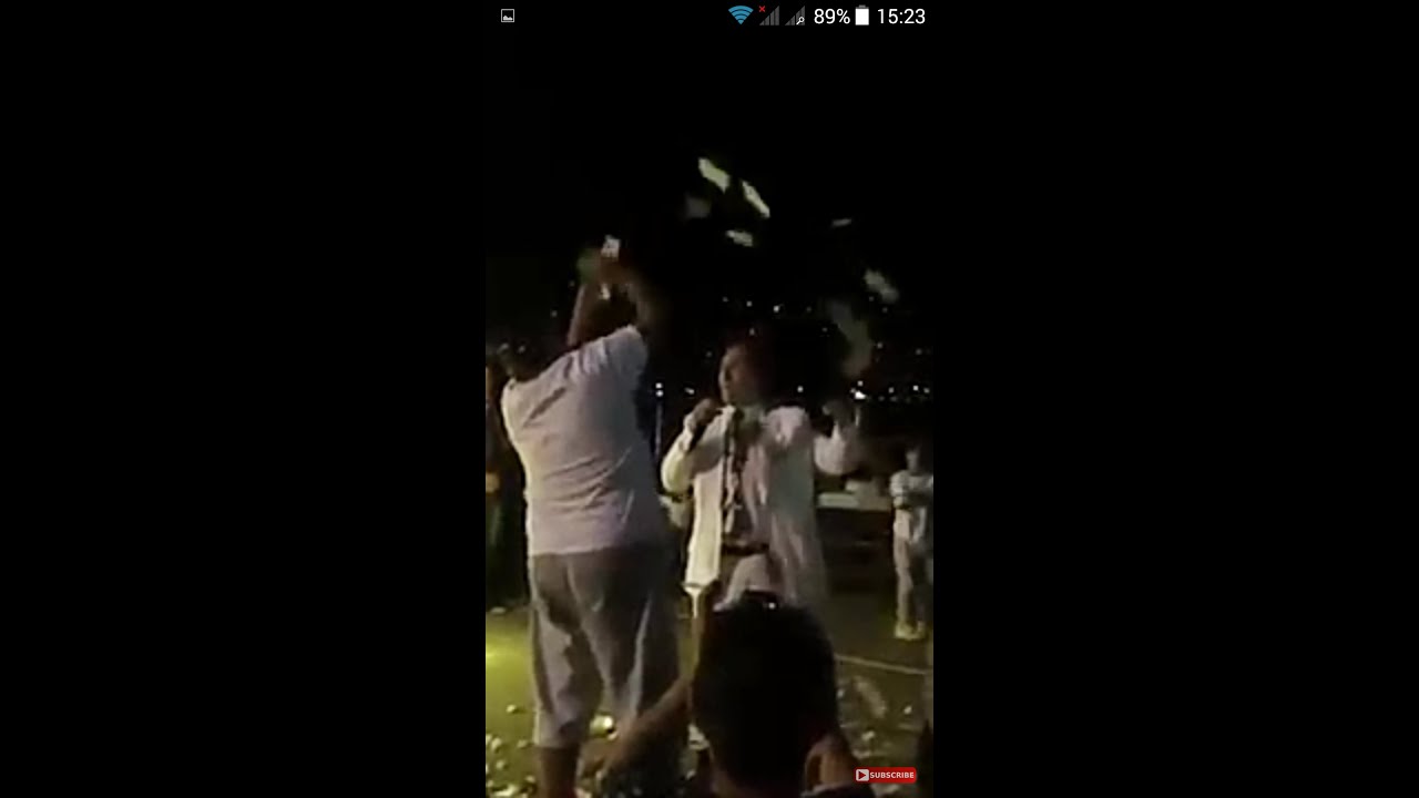 Ο Χριστοδουλοπουλος τραγουδα και τα δολαρια πεφτουν βροχη - YouTube