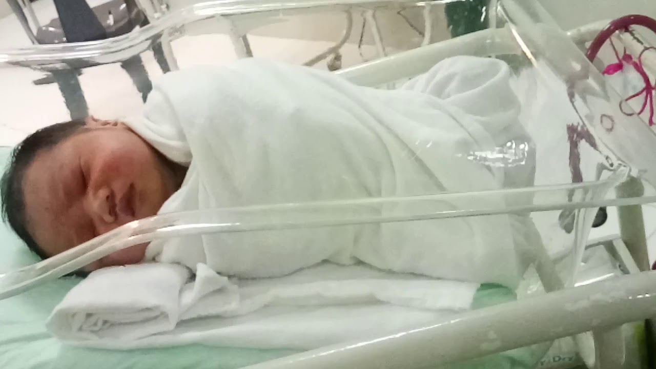 Baby Matthias' first video - YouTube