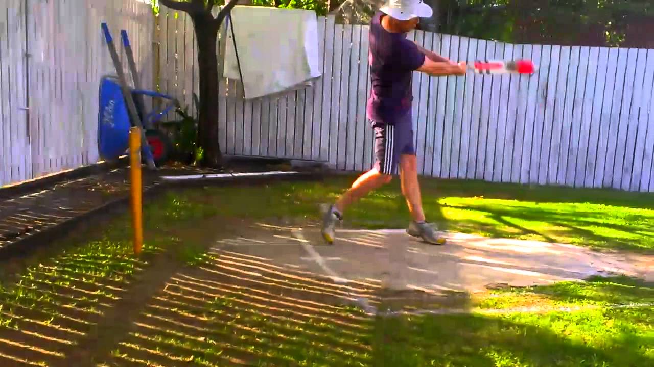 Backyard Cricket in Australia - YouTube