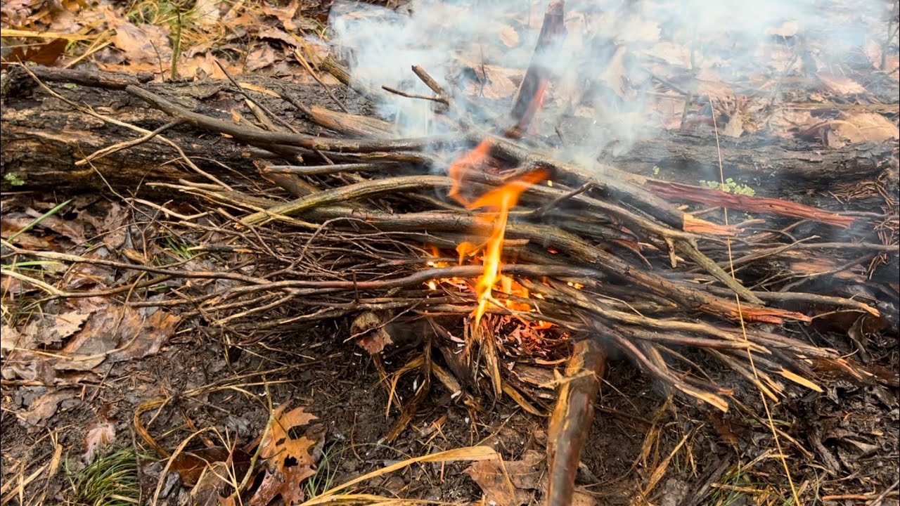 How to start an emergency fire in the rain! - YouTube