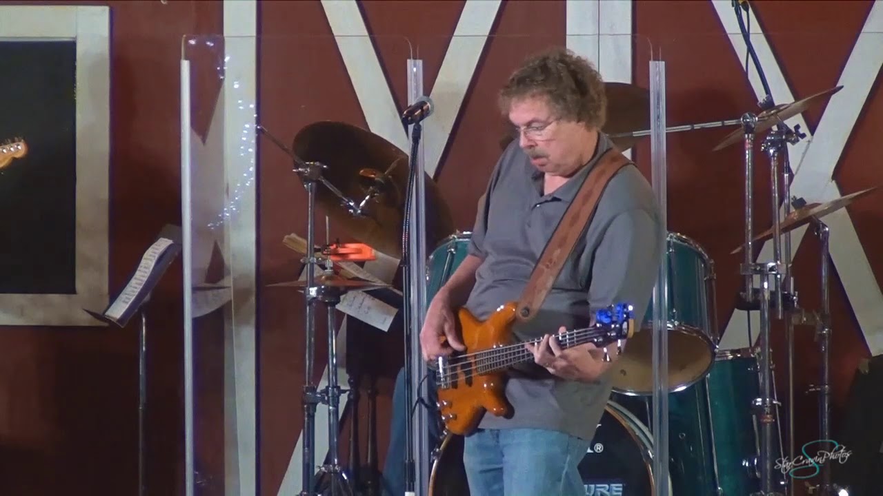 Richard Denson sings Down To My Last Cigarette at The Gladewater Opry 3 ...