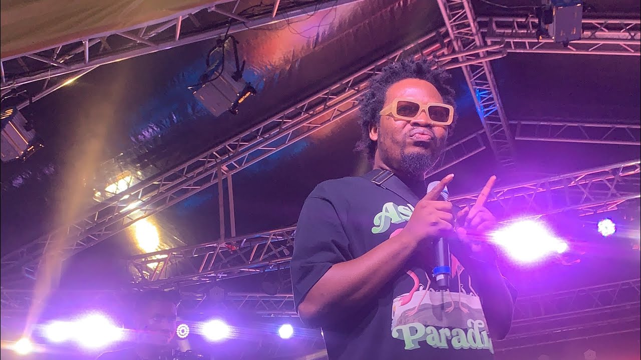 Olamide Baddo Performance at the Goldberg TakeOver Party 2.0 alongside ...