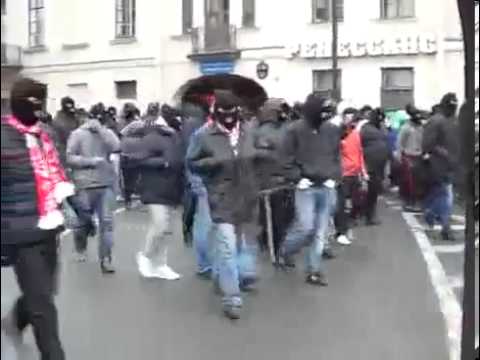 Football Hooligans Spartak Moscow in Saint Petersburg - YouTube