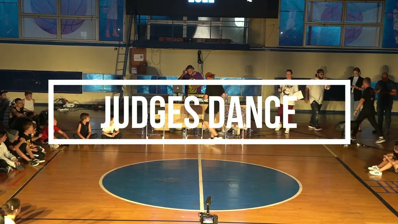 Judges Dance - YouTube