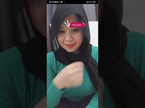 Awek tudung hitam
