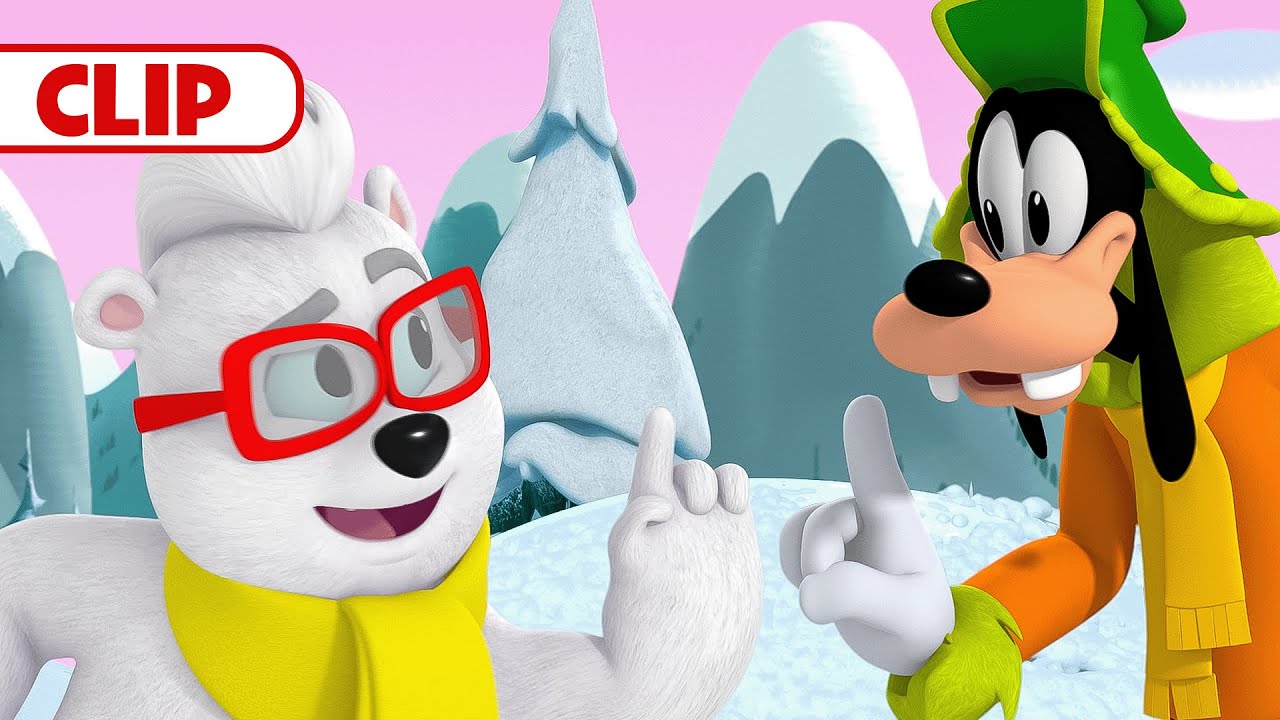 Goofy Learns Hugs Aren't For Everyone! 🤗☃️ | Mickey Mouse Funhouse ...