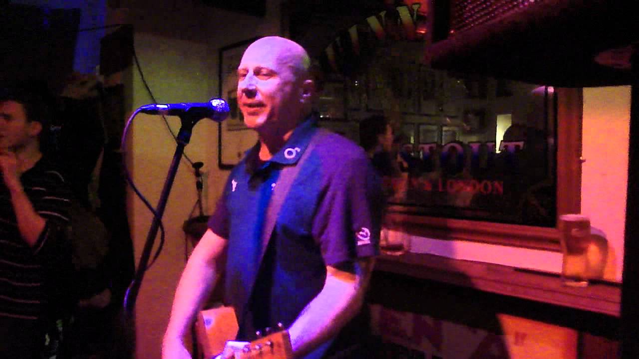 Brian Brody - Live Peadar Kearneys - Gonna be allright - YouTube Music