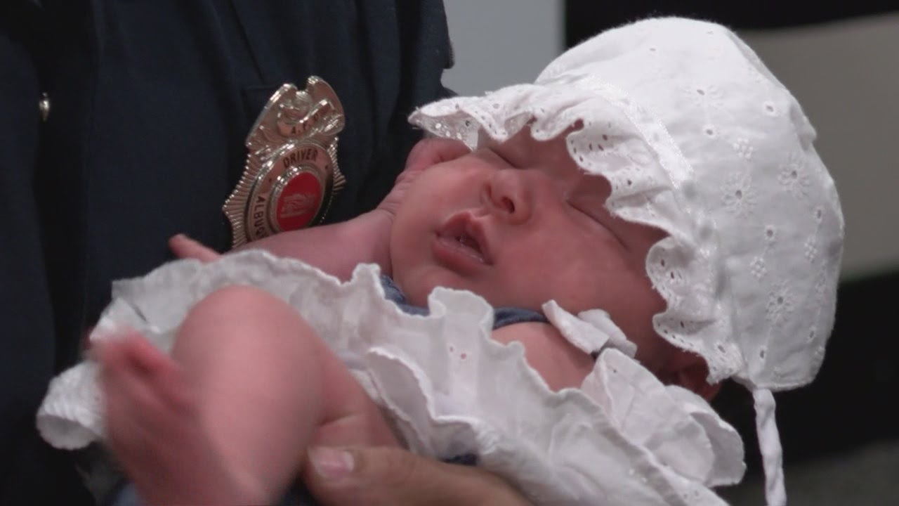 AFD dispatcher helps father deliver baby over the phone - YouTube