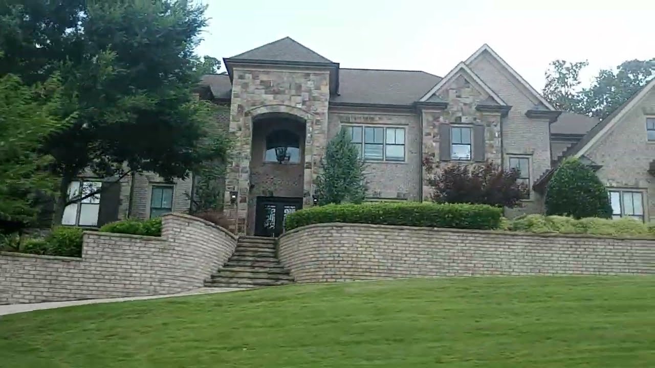 A few Of Atlanta's Most beautiful homes are shown in this drive by ...
