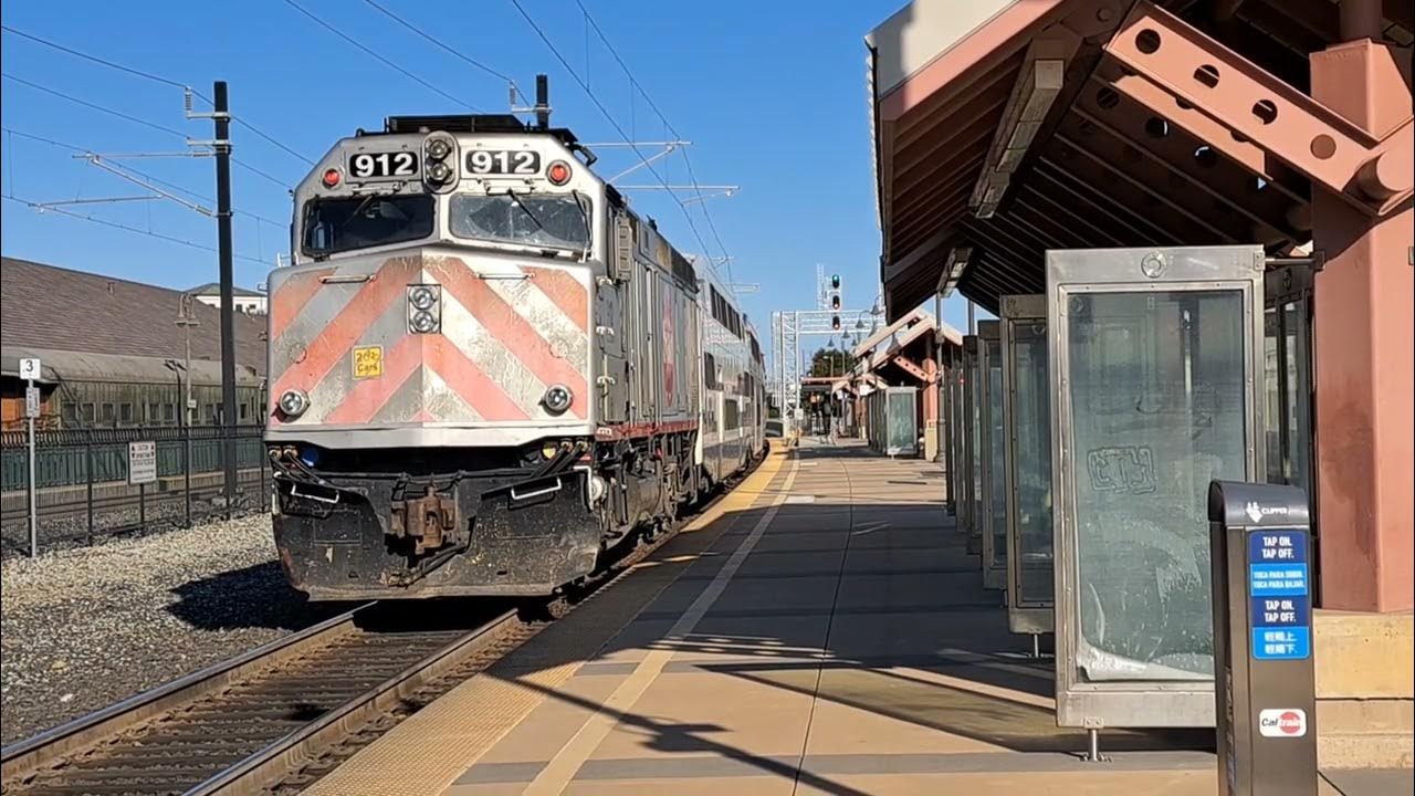 Caltrain Train Passenger at Santa Clara Station #trainsinusa - YouTube
