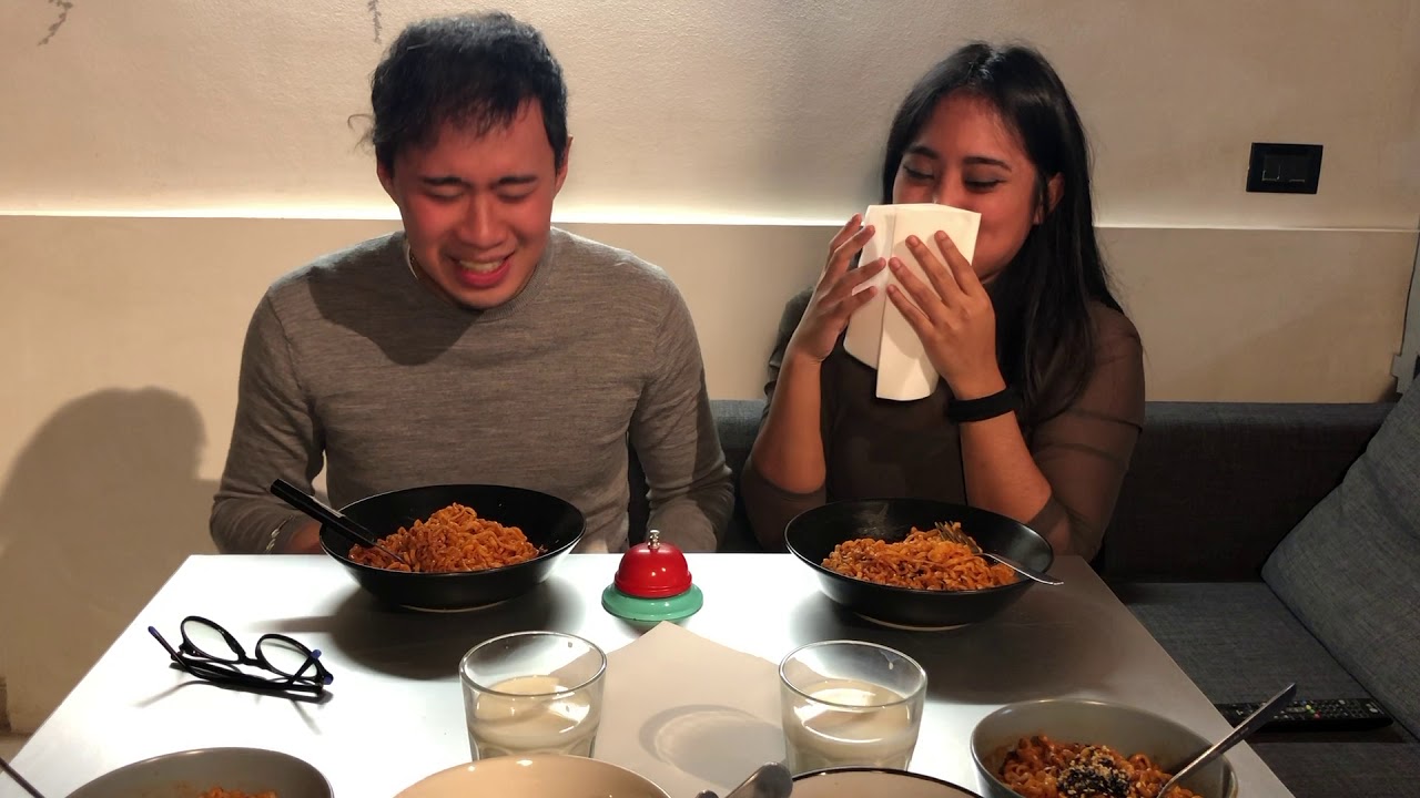 Epic fail ! Spicy noodles challenge - YouTube