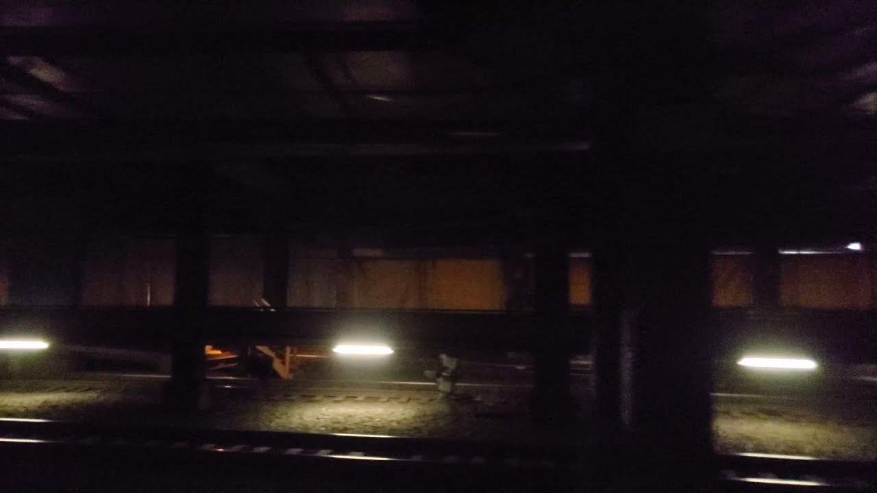 🚇 Train ride through the Mount Royal Tunnel on an MR-90 EXO commuter ...