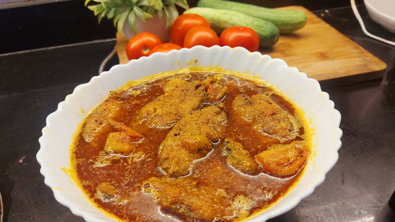 मालवणी सुरमई फिश करी रेसिपी |Surmai Fish Curry Recipe | मालवणी फिश करी ...